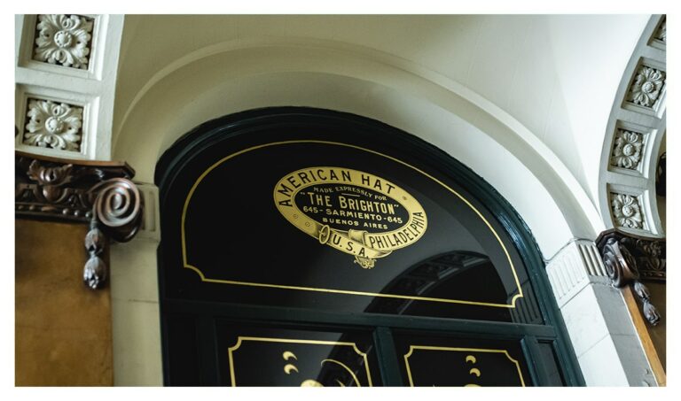 The New Brighton – Restaurante – Bar Notable